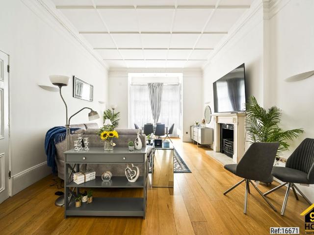 Green Street, London W1K, 4 bed flat to rent, £14,000 pcm | PrimeLocation