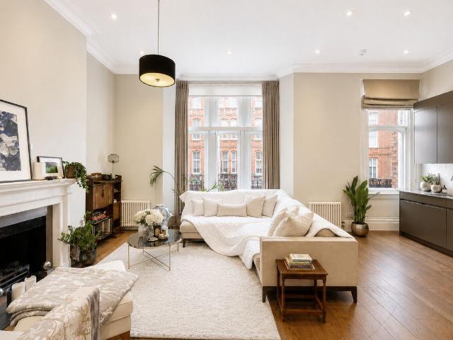 Green Street, London W1K, 2 bed flat to rent, £7,475 pcm | PrimeLocation
