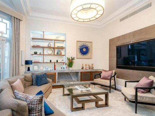Green Street, Mayfair, 2 Bedroom Apartment
