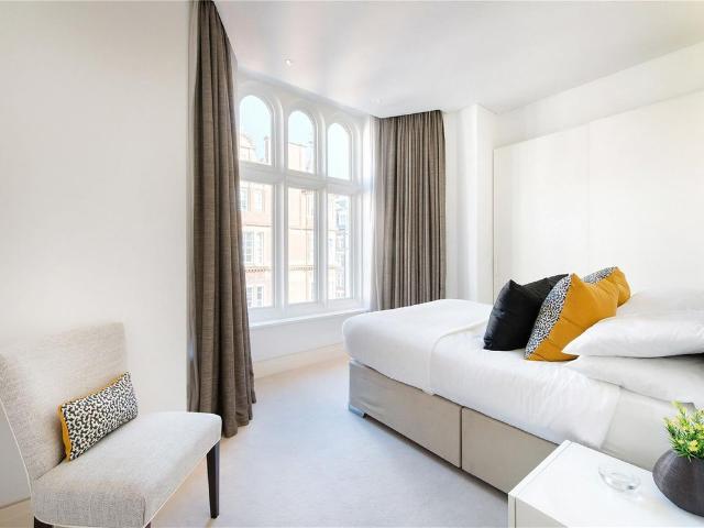 Green Street, Mayfair W1K, 3 bed flat to rent, £17,983 pcm | PrimeLocation