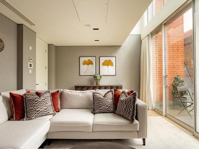 Green Street, Mayfair W1K 2 bed apartment to rent £18,417 pcm £4,250 pw