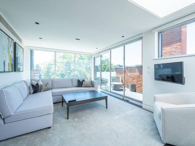 Green Street, Mayfair, London W1K, 2 bed flat to rent, £18,417 pcm | PrimeLocation
