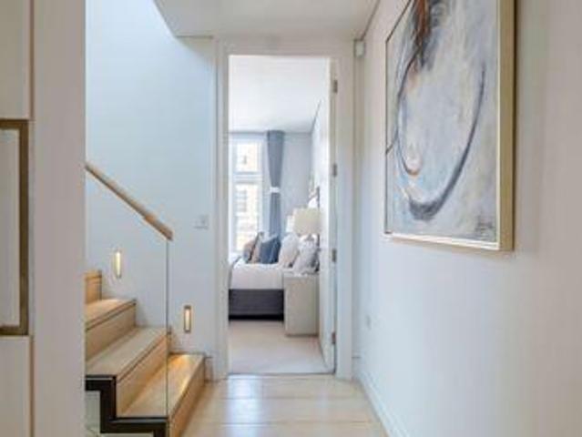 Green Street, W1K 2 bed flat to rent £17,333 pcm £4,000 pw