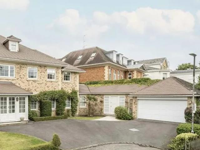 Greenoak Way, London, SW19 5EN, United Kingdom | 7 bed house for rent #135189056 | Rentberry