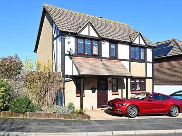 Greenacres Drive, Hailsham, 4 Bedroom Detached