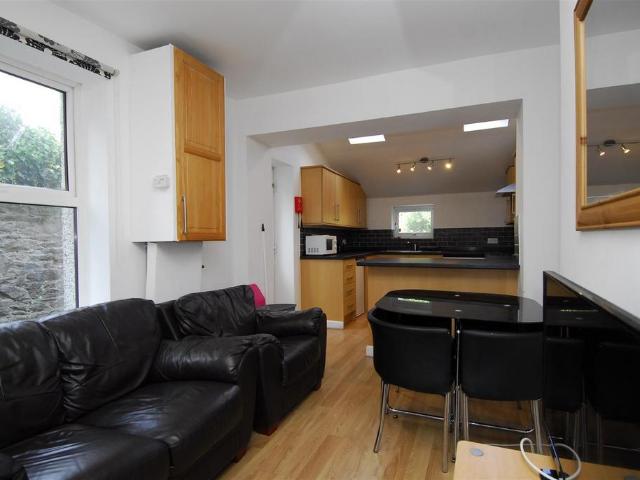Greenbank, Plymouth PL4 5 bed house to rent £3,315 pcm £765 pw