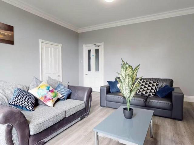 Greenbank Road, Plymouth PL4 4 bed flat to rent £3,120 pcm £720 pw