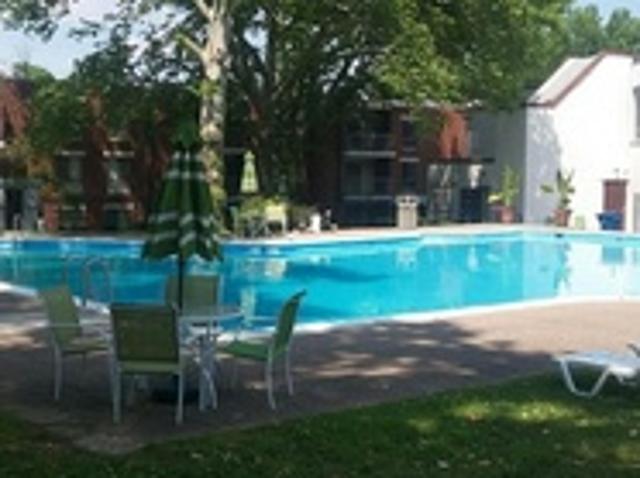 Greenbriar Club Apartments