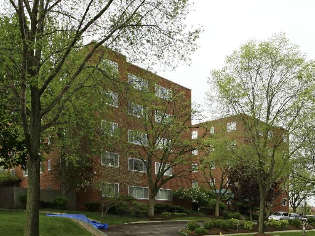 Greenbriar 1 Bedroom Apartment for Rent at 17075 Chagrin Boulevard, Shaker Heights, OH 44120 Shaker Heights