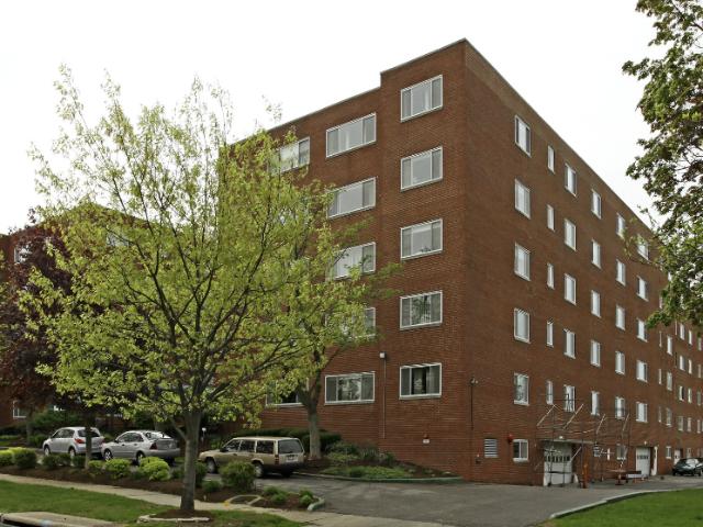 Greenbriar 2 Bedroom Apartment for Rent at 17075 Chagrin Boulevard, Shaker Heights, OH 44120 Shaker Heights