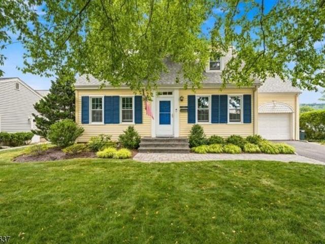 Greenbrook Rd, North Plainfield, Home For Sale