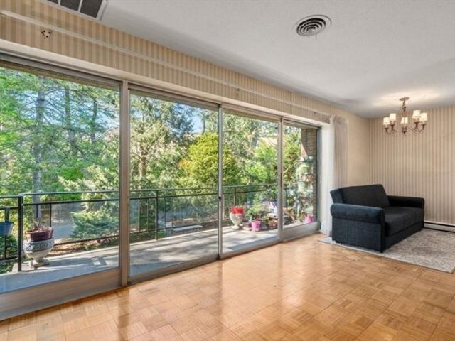 Greendale Ave Apt,needham, Condo For Sale