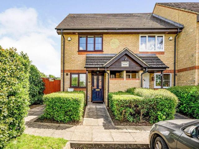 Greendale Mews, St. Pauls Avenue, SL2 3 bed end of terrace house to rent £2,150 pcm £496 pw