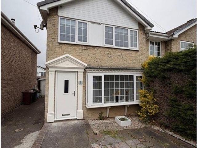 Greenfield Mount, Wakefield WF2, 3 bed detached house to rent, £1,250 pcm | PrimeLocation