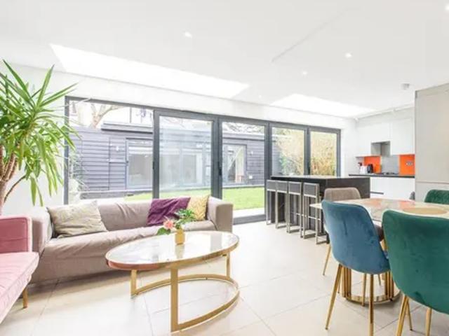 Greenfield Gardens, London, NW2 1HU, United Kingdom | 3 bed house for rent #124730597 | Rentberry
