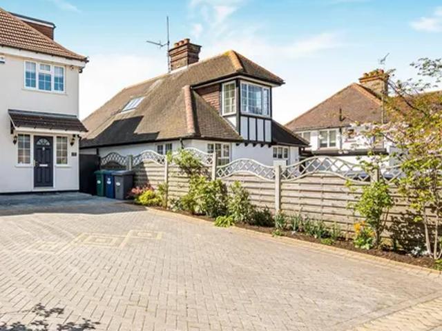 Greenfield Gardens, London, NW2 1HU, United Kingdom | 4 bed house for rent #166933779 | Rentberry