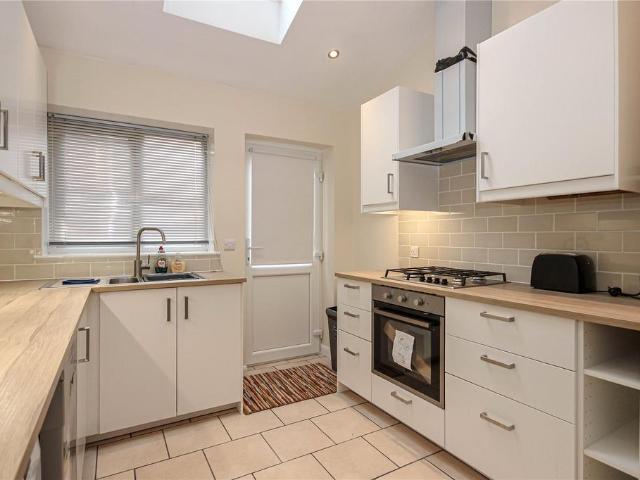 Greenfield Road, Southmead, Bristol. 4 bed end of terrace house to rent £2,800 pcm £646 pw