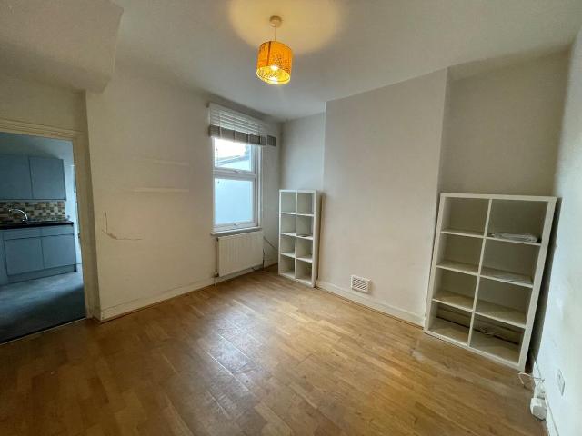 Greenfield Road, Seven Sister, London N15, 4 bed property to rent, £3,000 pcm | PrimeLocation