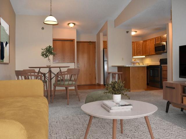 Greenfield 2 Bedroom Apartment for Rent at 920 Feltl Ct, Hopkins, MN 55343