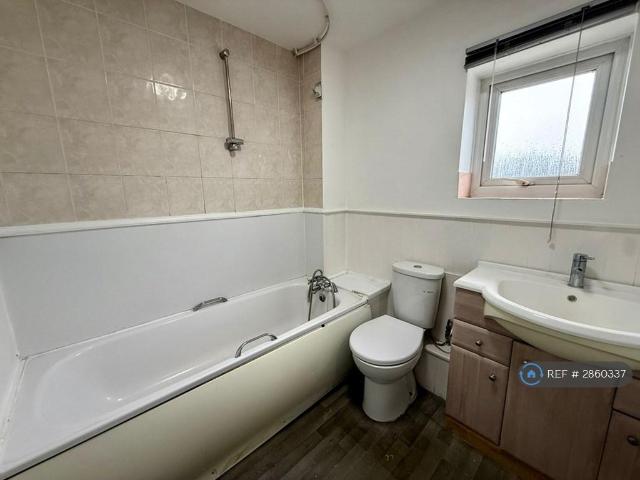 Greenfinch Close, Oxford, OX4 3 bed terraced house to rent £1,868 pcm £431 pw