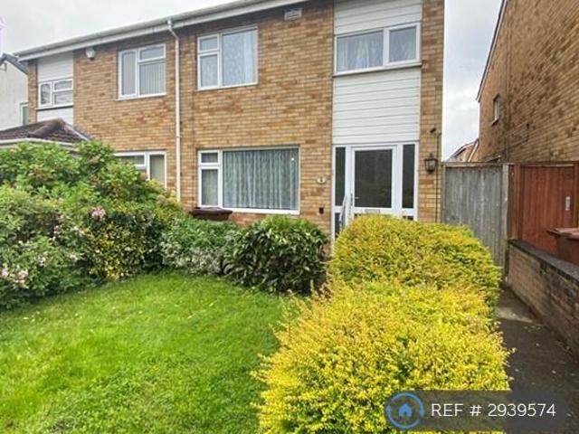 Greenfinch Road, Birmingham, B36 3 bed semi detached house to rent £1,195 pcm £276 pw