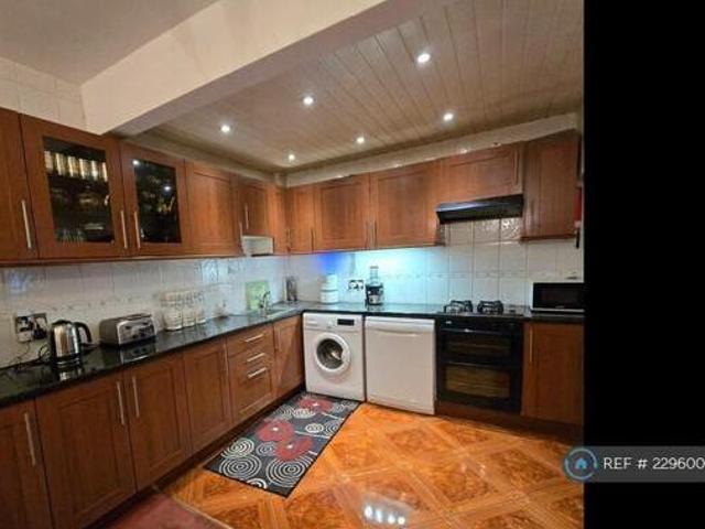Greenford, 2 Bedroom Maisonette