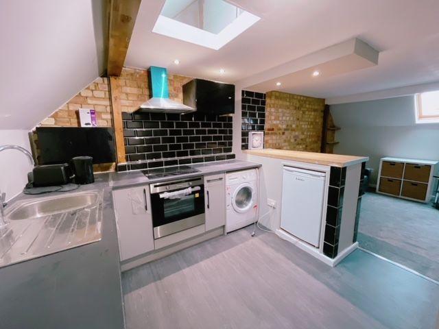 Greenford Avenue, Hanwell W7, 1 bed flat to rent, £1,400 pcm | PrimeLocation