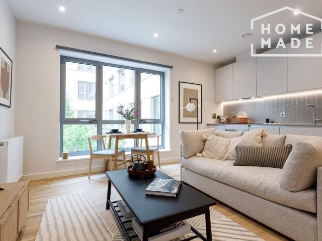 Greenford Quay, Greenford UB6, Studio to rent, £1,585 pcm | PrimeLocation
