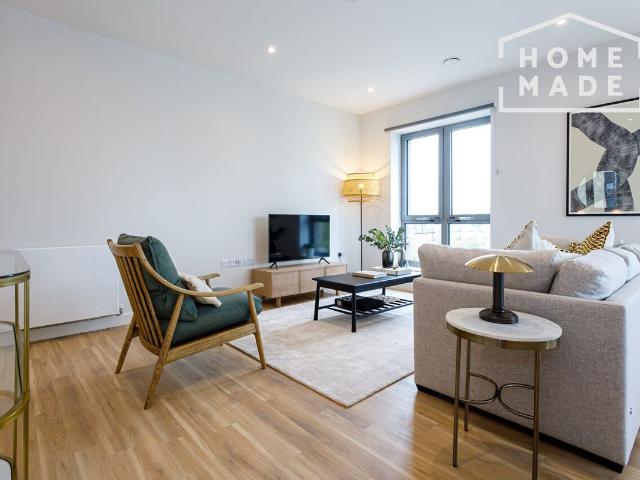 Greenford Quay, Greenford UB6, 2 bed flat to rent, £2,705 pcm | PrimeLocation