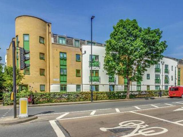 Greenford Road, Greenford, 2 Bedroom Ground