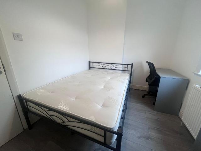 Greenford Road, Greenford, London UB6, Room to rent, £700 pcm | PrimeLocation