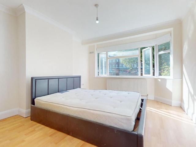 Greenford Road, Greenford UB6, 2 bed flat to rent, £1,750 pcm | PrimeLocation