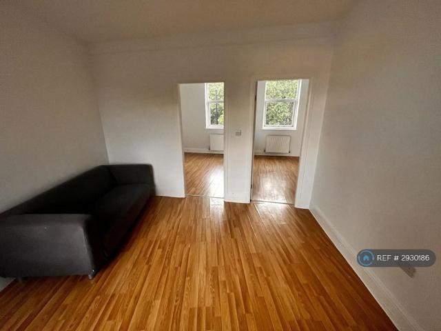 Greenford Road, Greenford, UB6 3 bed flat to rent £1,900 pcm £438 pw
