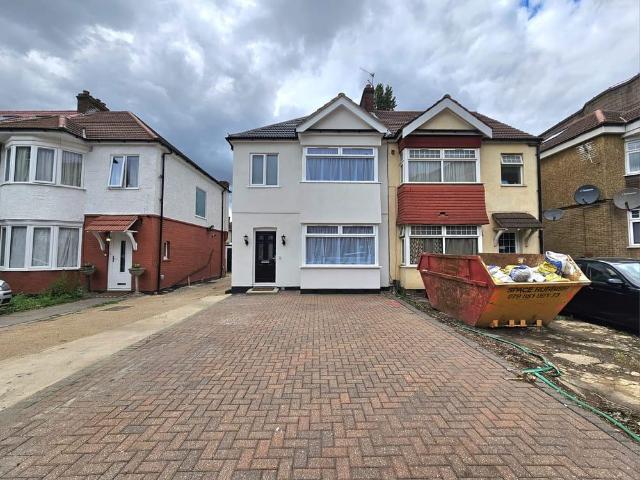 Greenford Road, Greenford, UB6 4 bed semi detached house to rent £2,975 pcm £687 pw