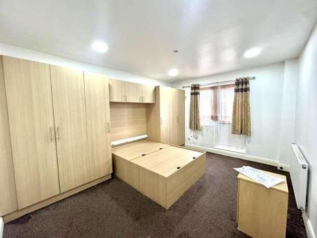 Greenford Road, Greenford, UB6