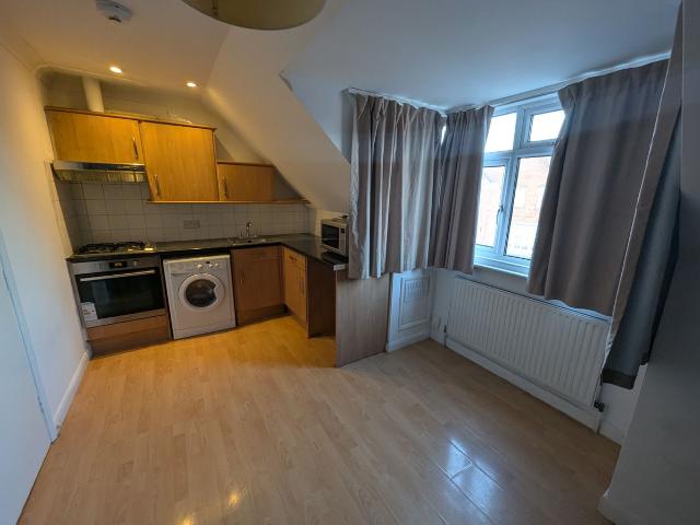 Greenford Road, Sudbury Hill HA1, 1 bed maisonette to rent, £1,200 pcm | PrimeLocation