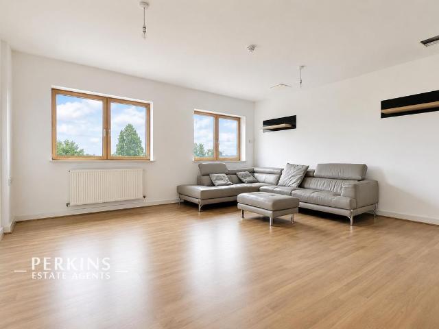 Greenford UB6, 2 bed flat to rent, £1,800 pcm | PrimeLocation