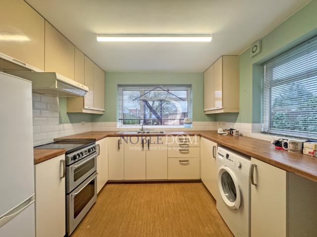 Greenford, UB6 3 bed semi detached bungalow to rent £2,300 pcm £531 pw