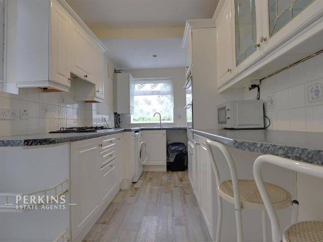 Greenford UB6, 4 bed property to rent, £2,200 pcm | PrimeLocation