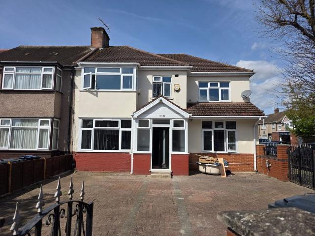 Greenford UB6, 5 bed semi detached house to rent, £3,500 pcm | PrimeLocation