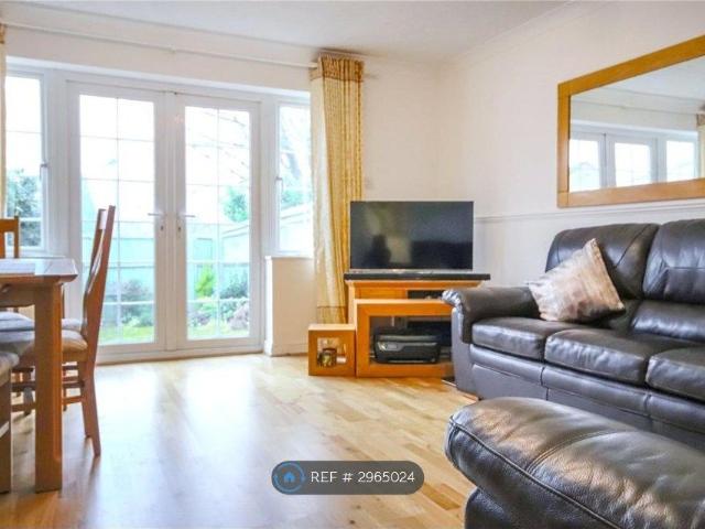 Greenham Wood, Bracknell RG12, 3 bed terraced house to rent, £1,750 pcm | PrimeLocation