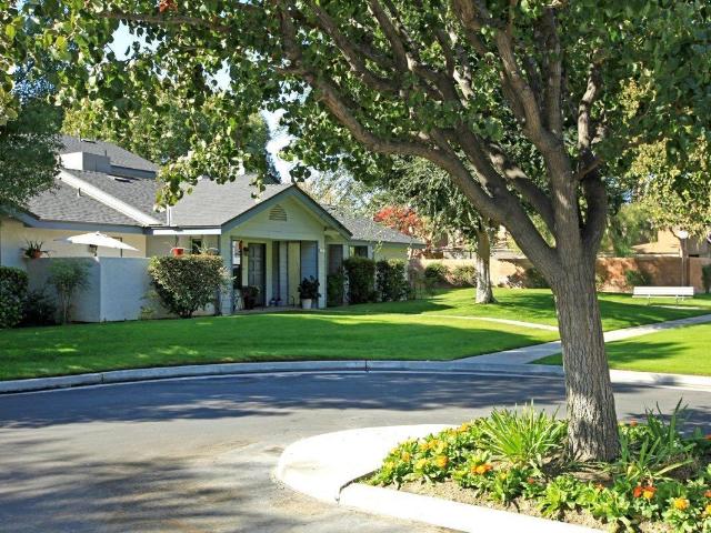 Greenhaven Apts. 2 Bedroom Apartment for Rent at 901 Mohawk St, Bakersfield, CA 93309 Park Stockdale