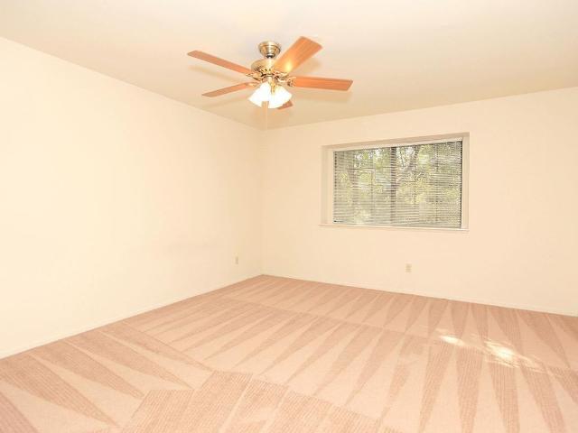 Greenhaven Apts. 2 Bedroom Apartment for Rent at 901 Mohawk St, Bakersfield, CA 93309 Park Stockdale
