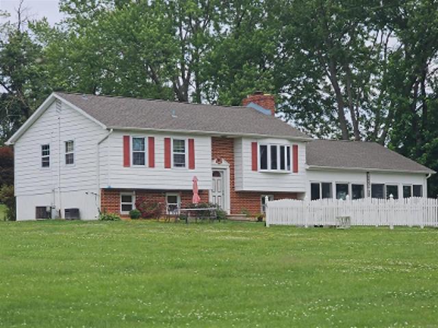 Greenhaven Dr