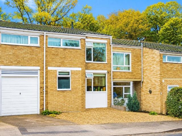 Greenheys Place, Woking, Surrey GU22, Room to rent, £900 pcm | PrimeLocation