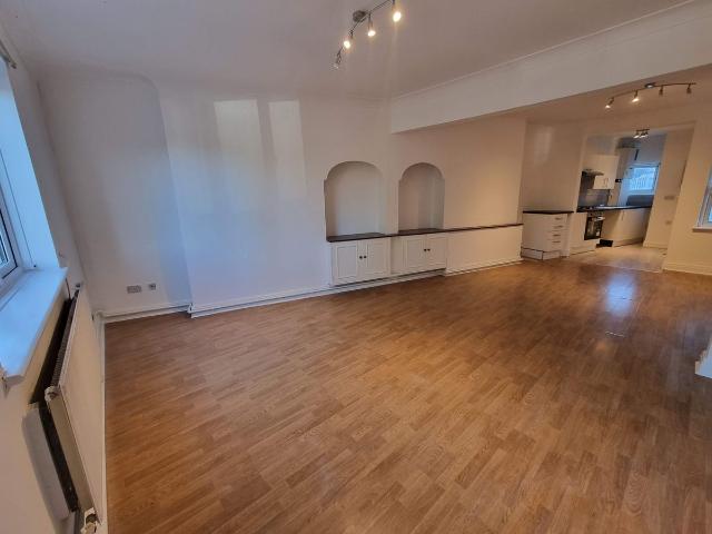 Greenhill Parade, Barnet EN5, 1 bed flat to rent, £1,300 pcm | PrimeLocation