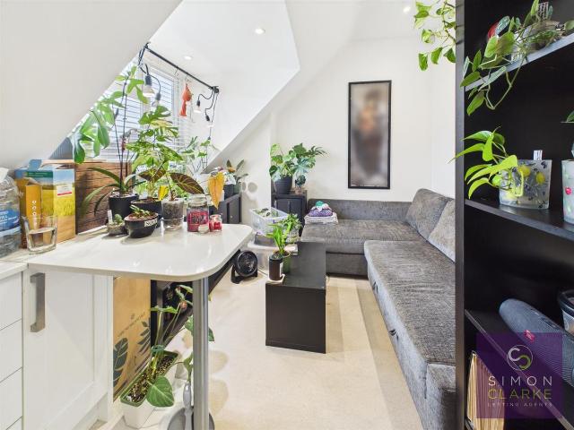 Greenhill Parade, Great North Road EN5, 1 bed flat to rent, £1,100 pcm | PrimeLocation