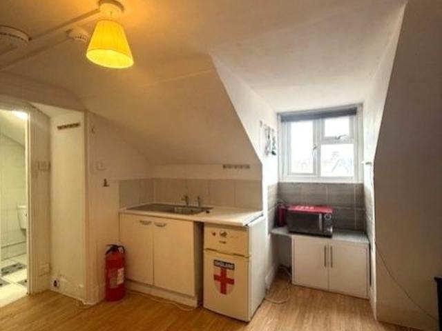 Greenhill Road, Harrow, Middlesex HA1, Studio to rent, £1,000 pcm | PrimeLocation