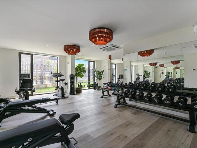 Greenhill Way, Harrow HA1 Studio to rent £1,293 pcm £298 pw