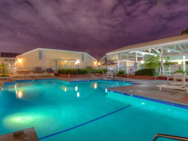 Greenhouse 2 Bedroom Apartment for Rent at 1220 Deerpark Dr, Fullerton, CA 92831
